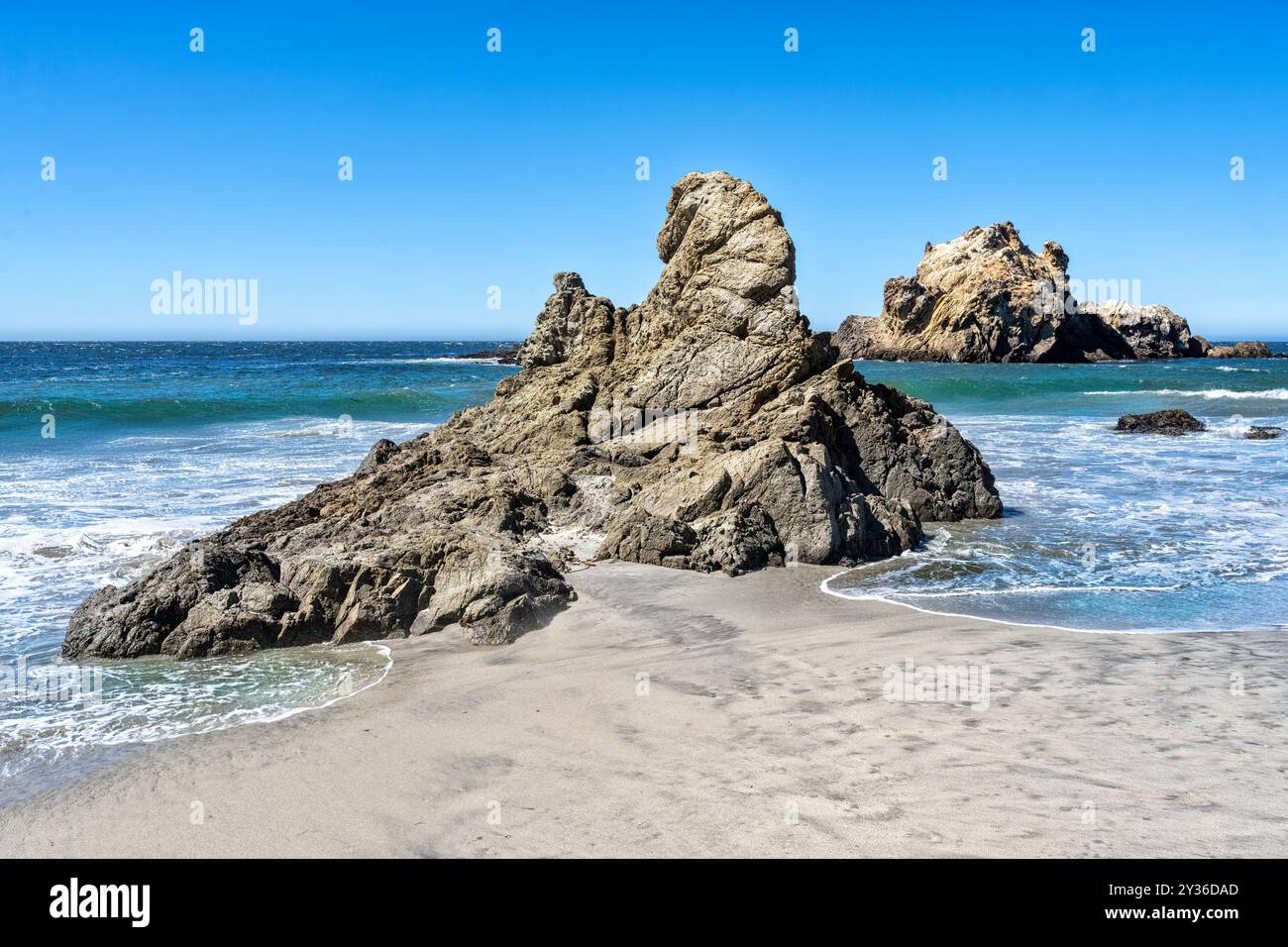 Dramatic rocks at Pfeiffer Beach in Pfeiffer State Park in Big Sur ...