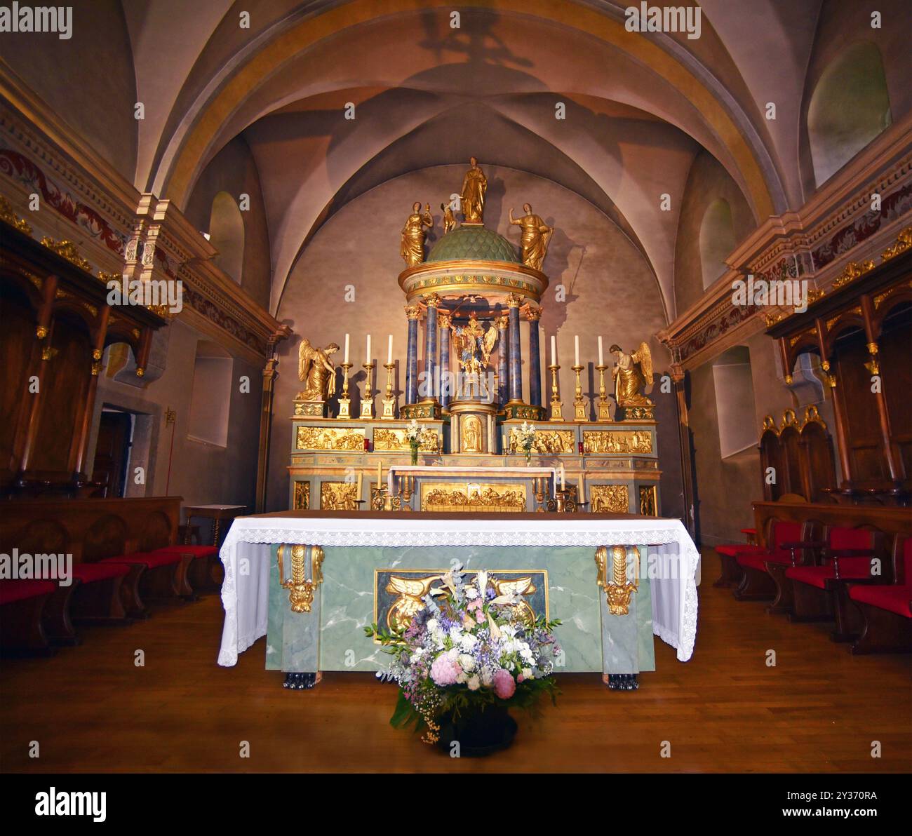 FRANCE, HAUTE-SAVOIE (74) CHAMONIX, INSIDE THE CHURCH SAINT MICHEL ...