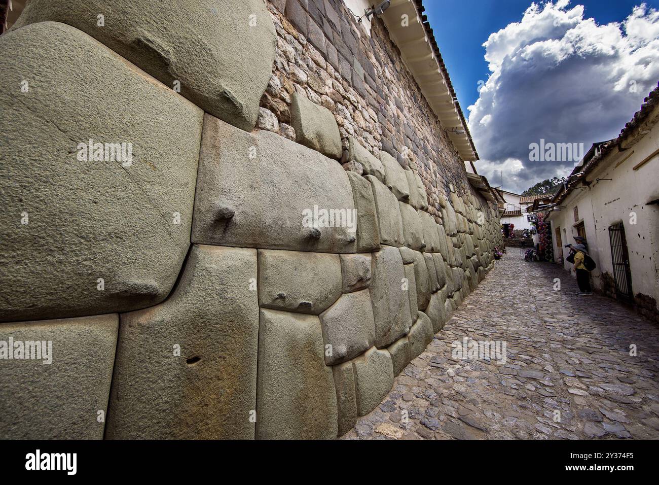 Inca stone walls in Cusco, Peru, a remarkable example of Inca ...
