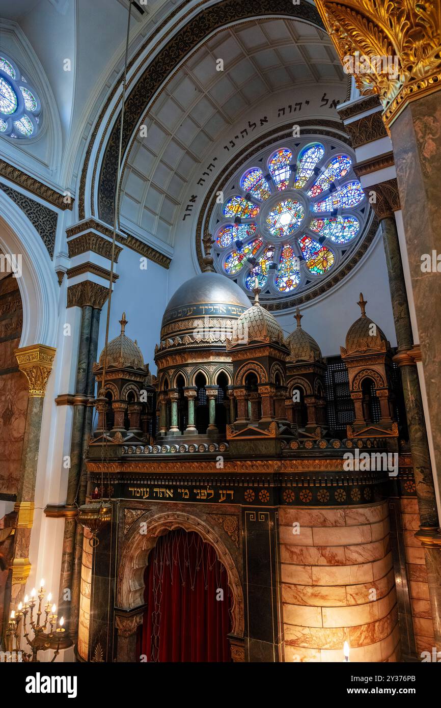 London, England - 05-20-2024: The ark of the New West End synagogue in ...