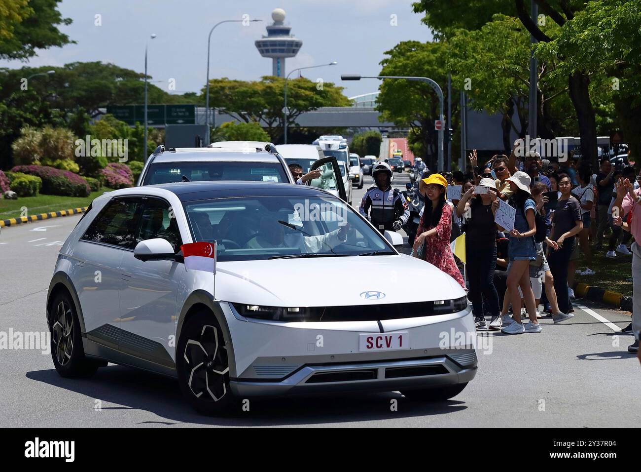 Pope Francis arrives at the Changi airport to depart Singapore, Friday ...