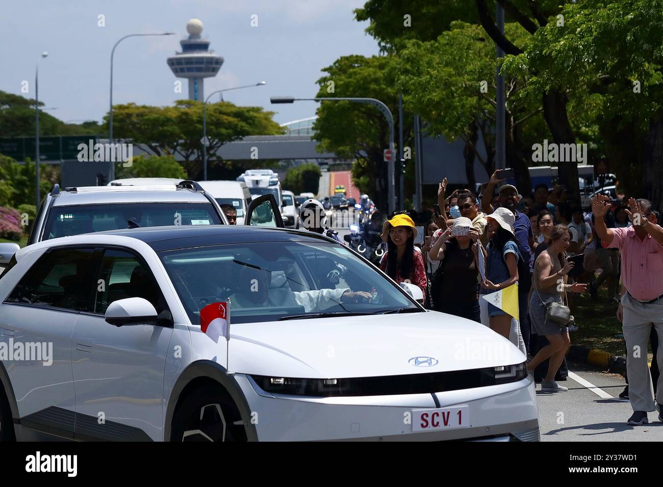 Pope Francis arrives at Changi VIP Complex to depart Singapore, Friday ...