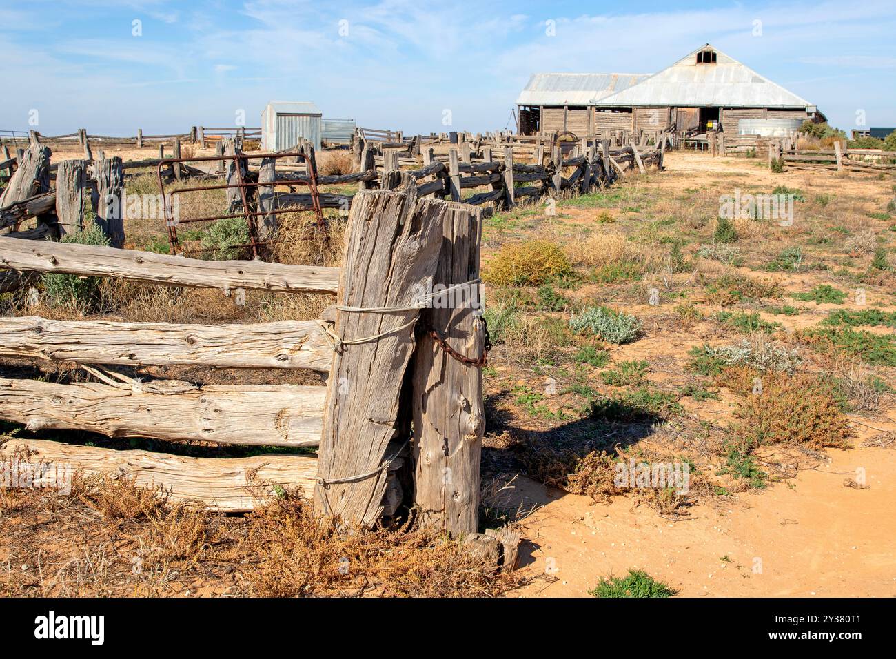 Mungo Woolshed, Mungo National Park Stock Photo - Alamy