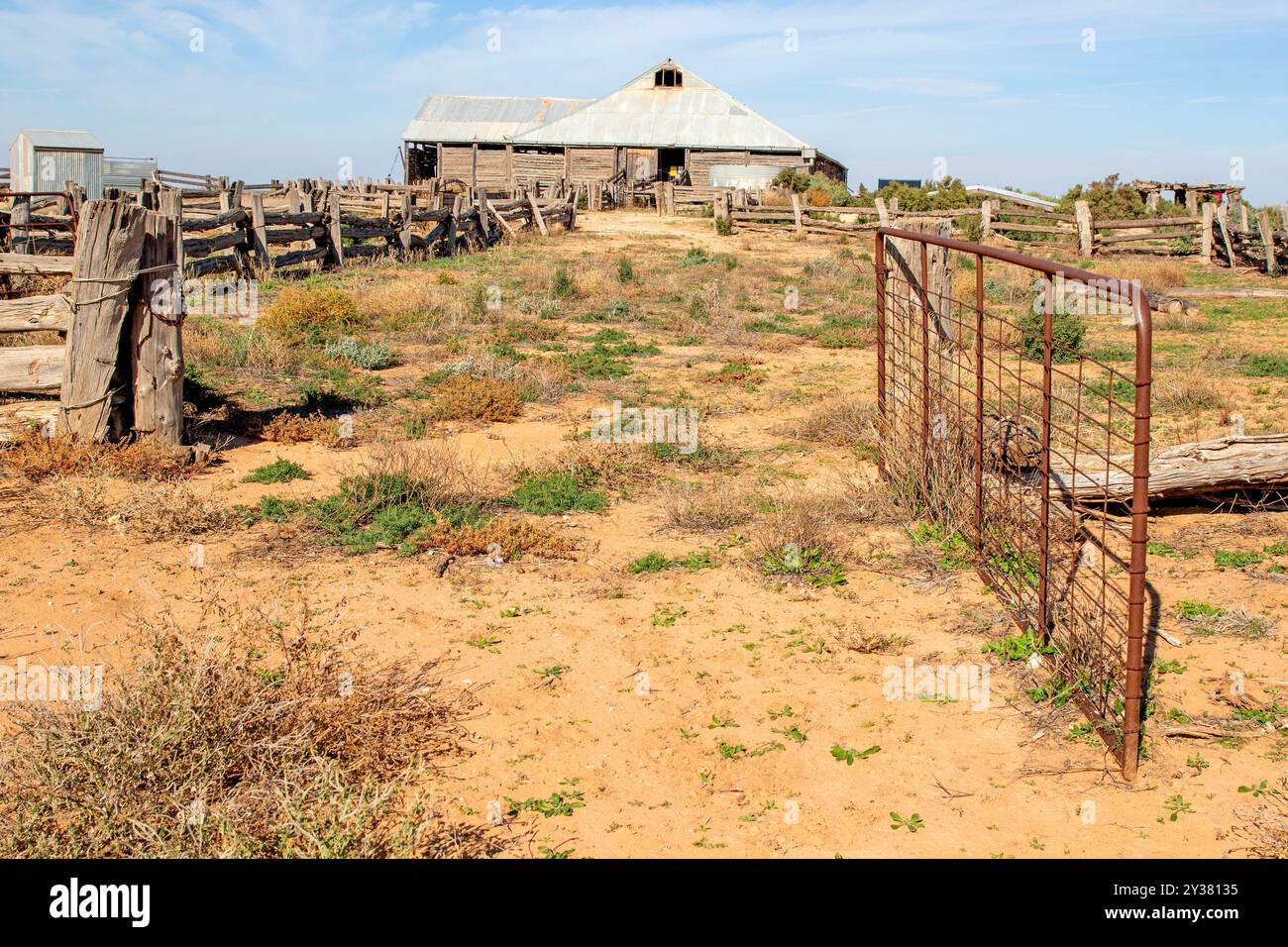 Mungo Woolshed, Mungo National Park Stock Photo - Alamy