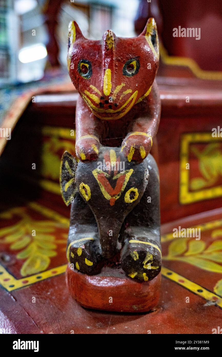 Sculpture religious man hand hi-res stock photography and images - Alamy