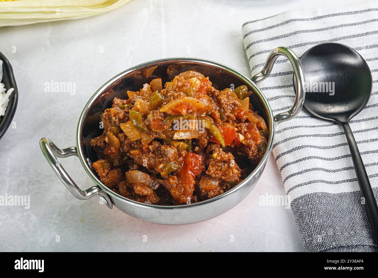 Mexican cuisine - Chili Con carne with beef meat Stock Photo - Alamy