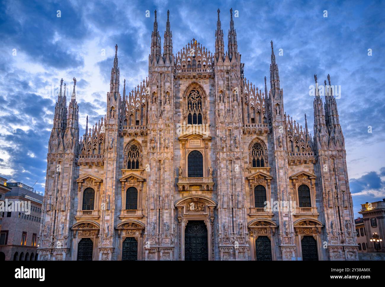 Duomo di milano catedral hi-res stock photography and images - Alamy