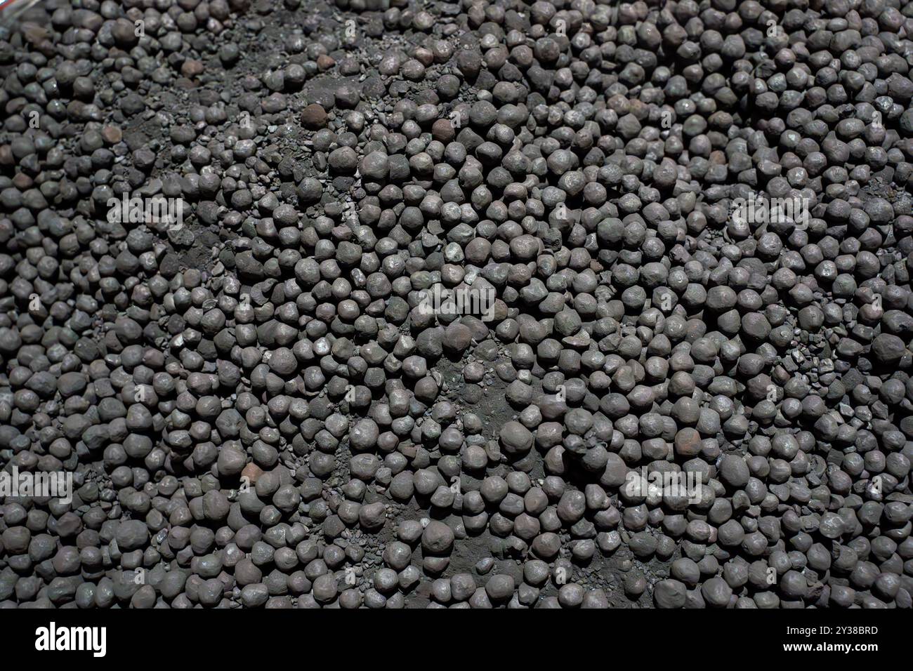 Iron ore pellets hi-res stock photography and images - Alamy