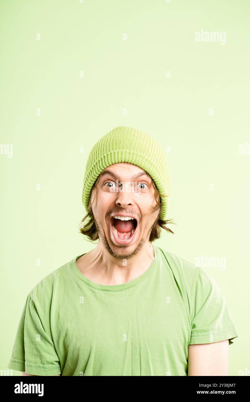 Emoji shouting hi-res stock photography and images - Alamy