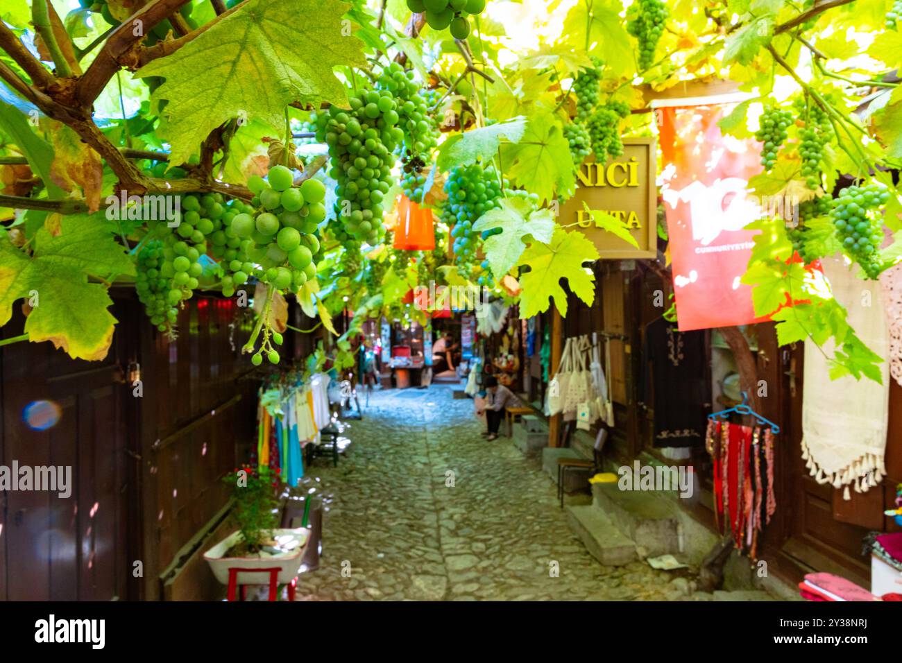 Yemeniciler bazaar yemeniciler arastasi safranbolu hi-res stock ...