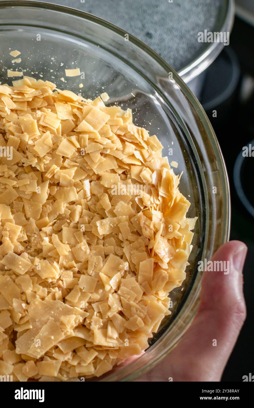 Homemade laundry, Marseille grated soap, manufacturing process, do it ...