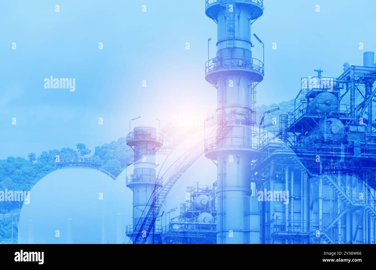 Gas turbine electrical power plant with industrial LNG storage tanks ...