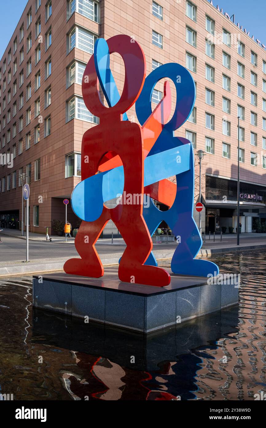The Boxers by Keith Haring Modern Sculpture Potsdamer Platz Berlin ...