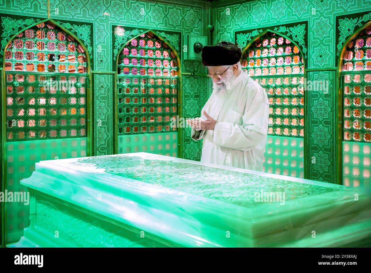 Scholaring hi-res stock photography and images - Alamy