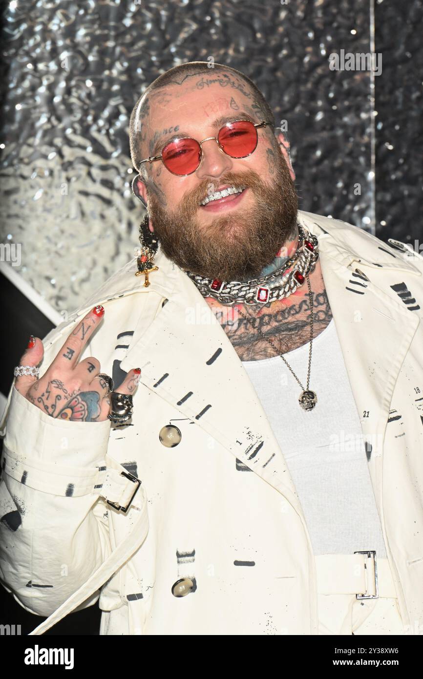 Teddy Swims attends the 2024 MTV Video Music Awards at UBS Arena on ...