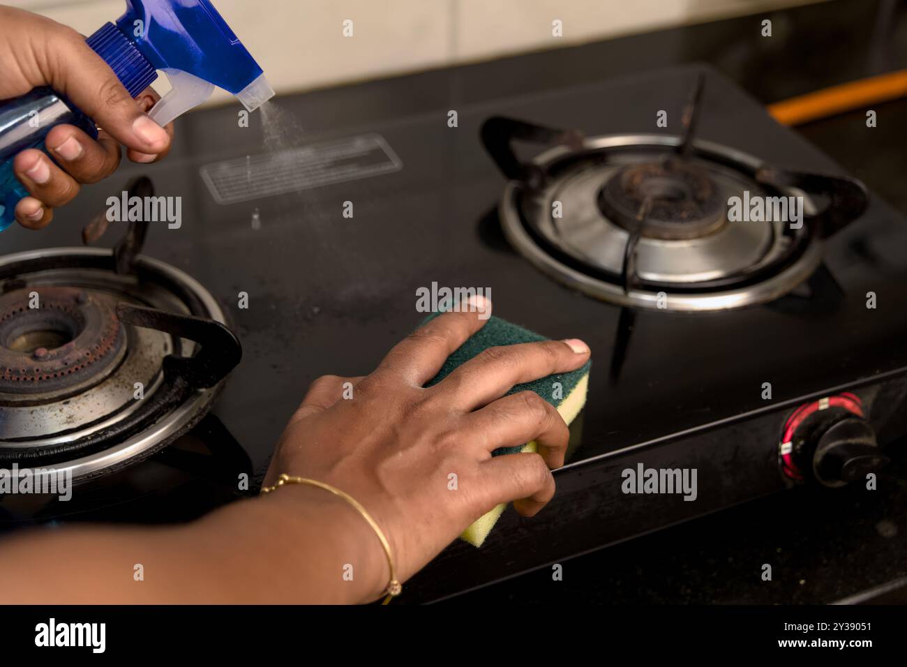 Greasy stovetop hi-res stock photography and images - Alamy