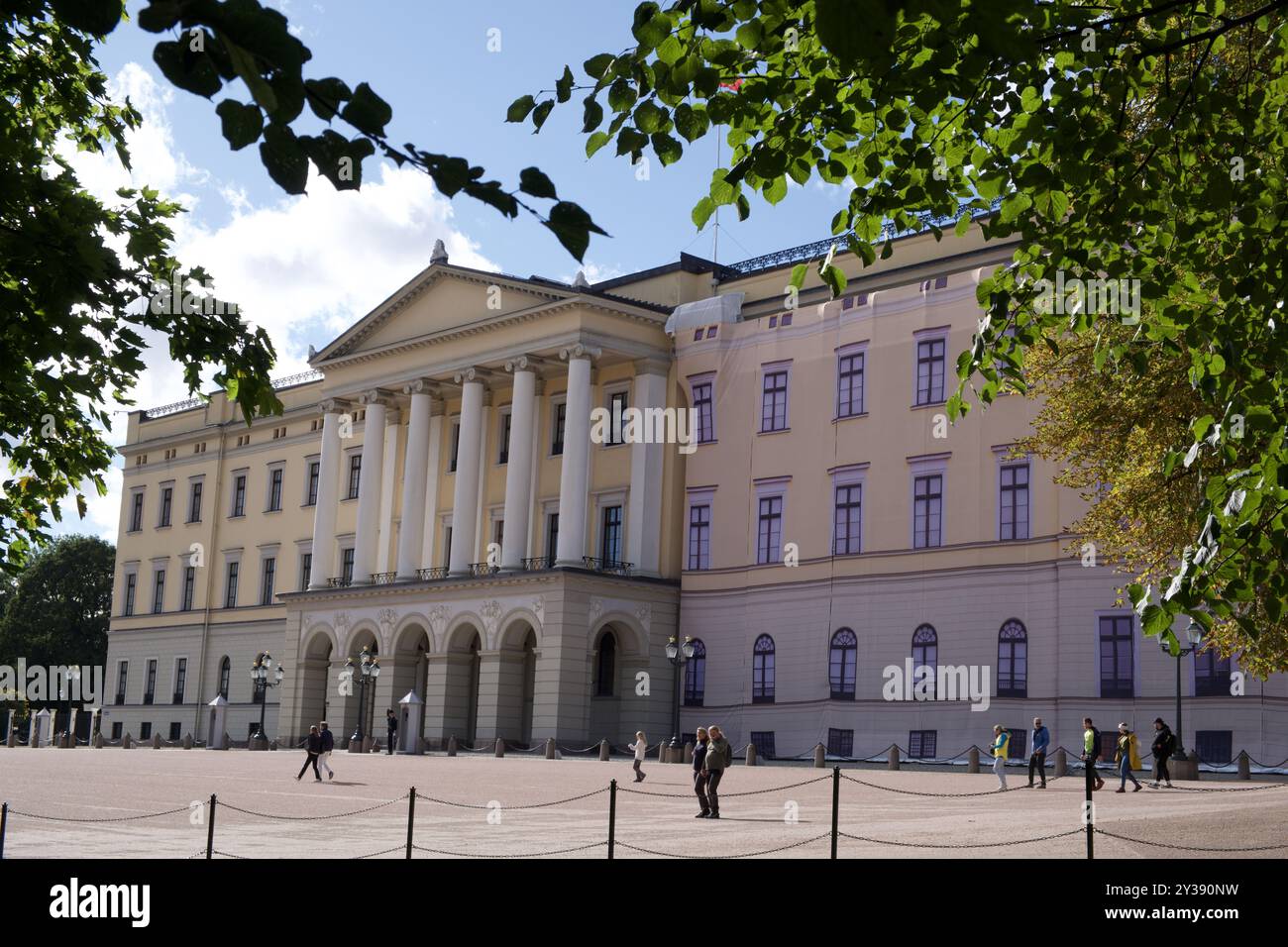 The Royal Palace, Slottet or Det kongelige slott from the Palace Park ...
