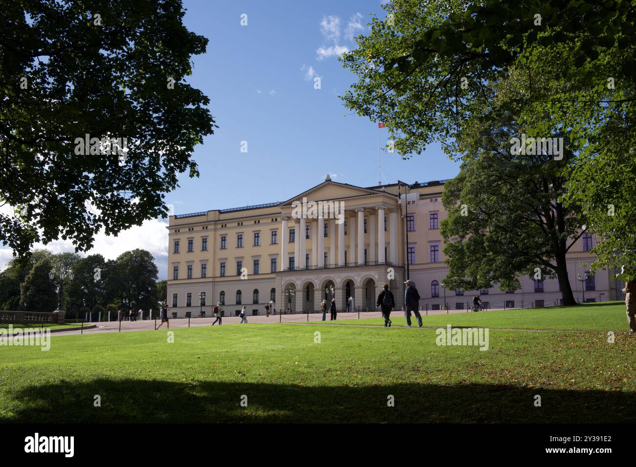The Royal Palace, Slottet or Det kongelige slott from the Palace Park ...