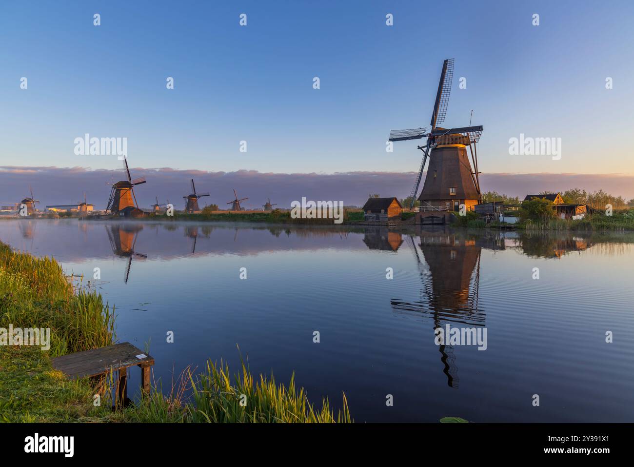Traditional Dutch windmills in Kinderdijk - Unesco site, The ...