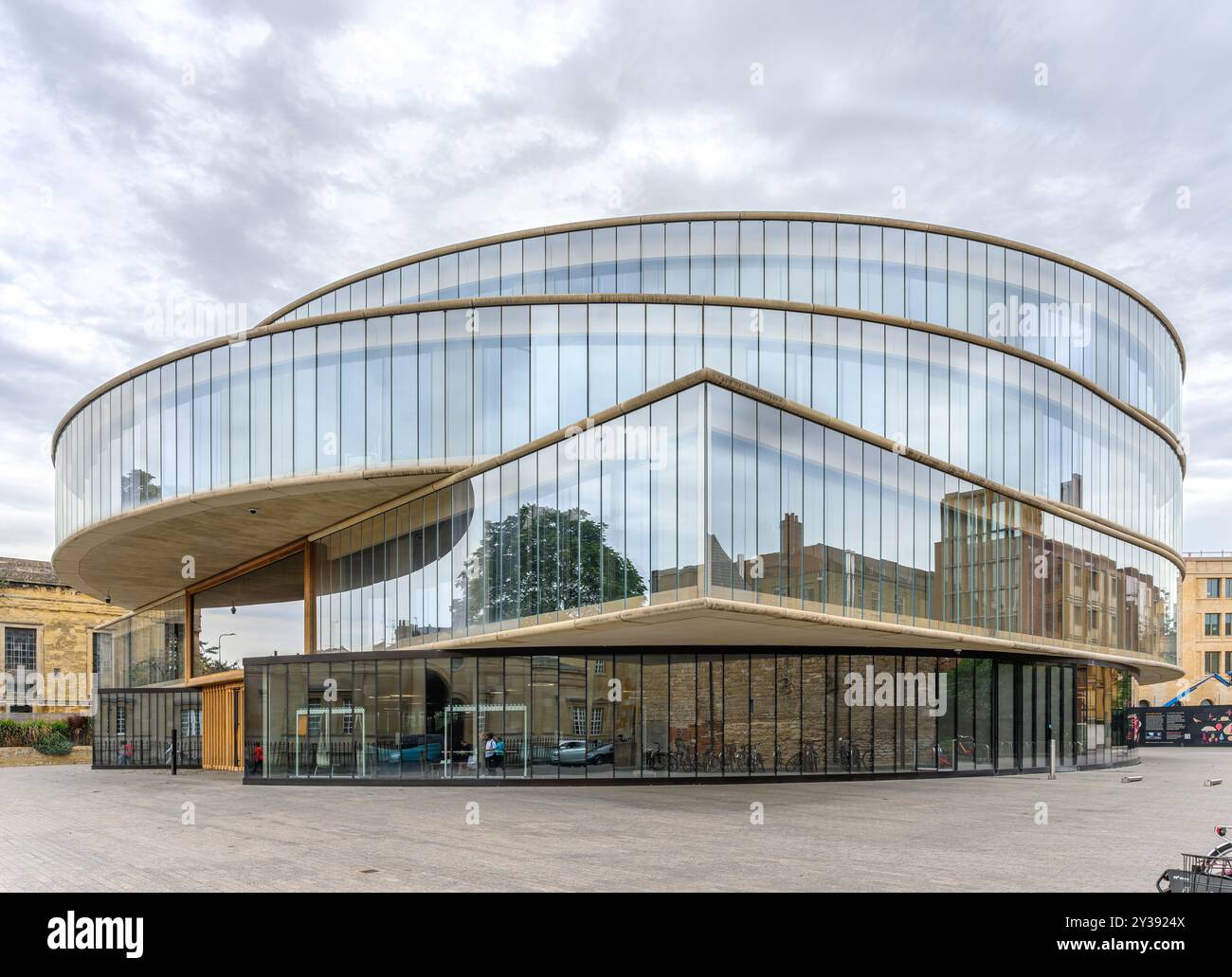 Blavatnik School of Government, in Jericho Oxford. By architects Herzog ...