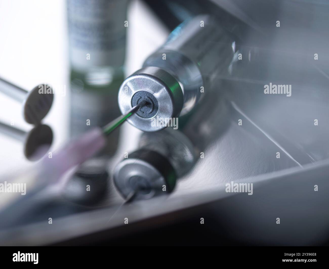 Medicine, A drug vial being prepared for a injection Stock Photo - Alamy
