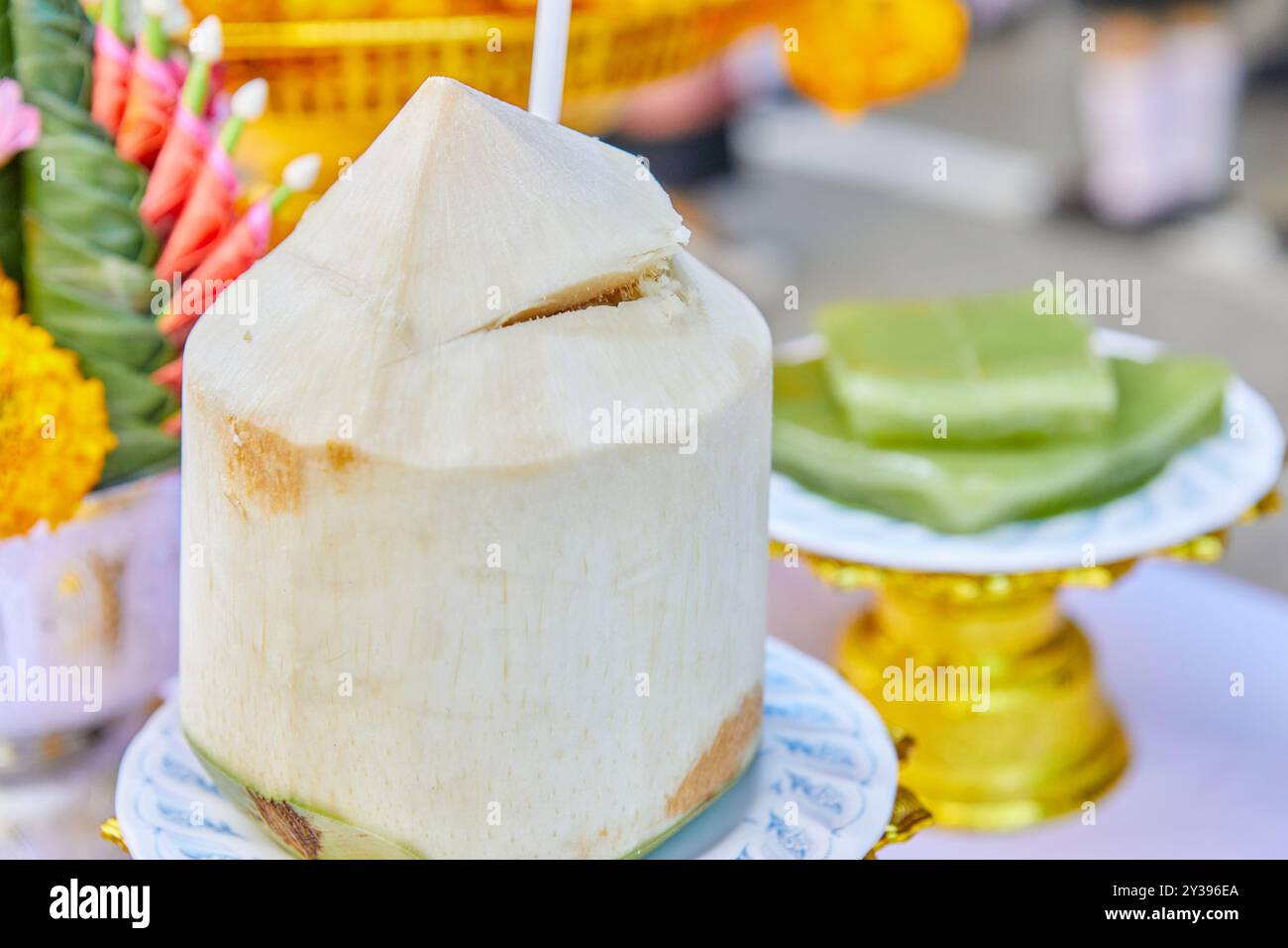 Coconut drinking straw on palm hi-res stock photography and images - Alamy