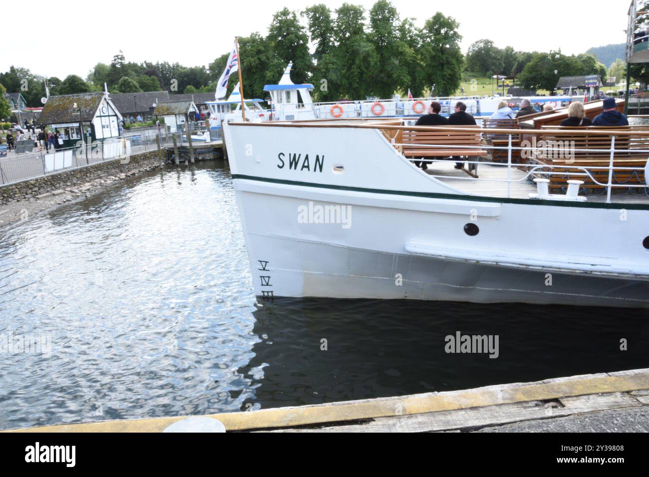 Cruise aboard the Swan ship on Lake Windermere in the Lake District ...