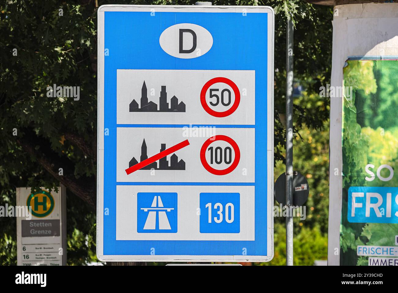 Verkehrsschild Tempolimit Symbolbild, Straßenverkehr, Deutschland ...