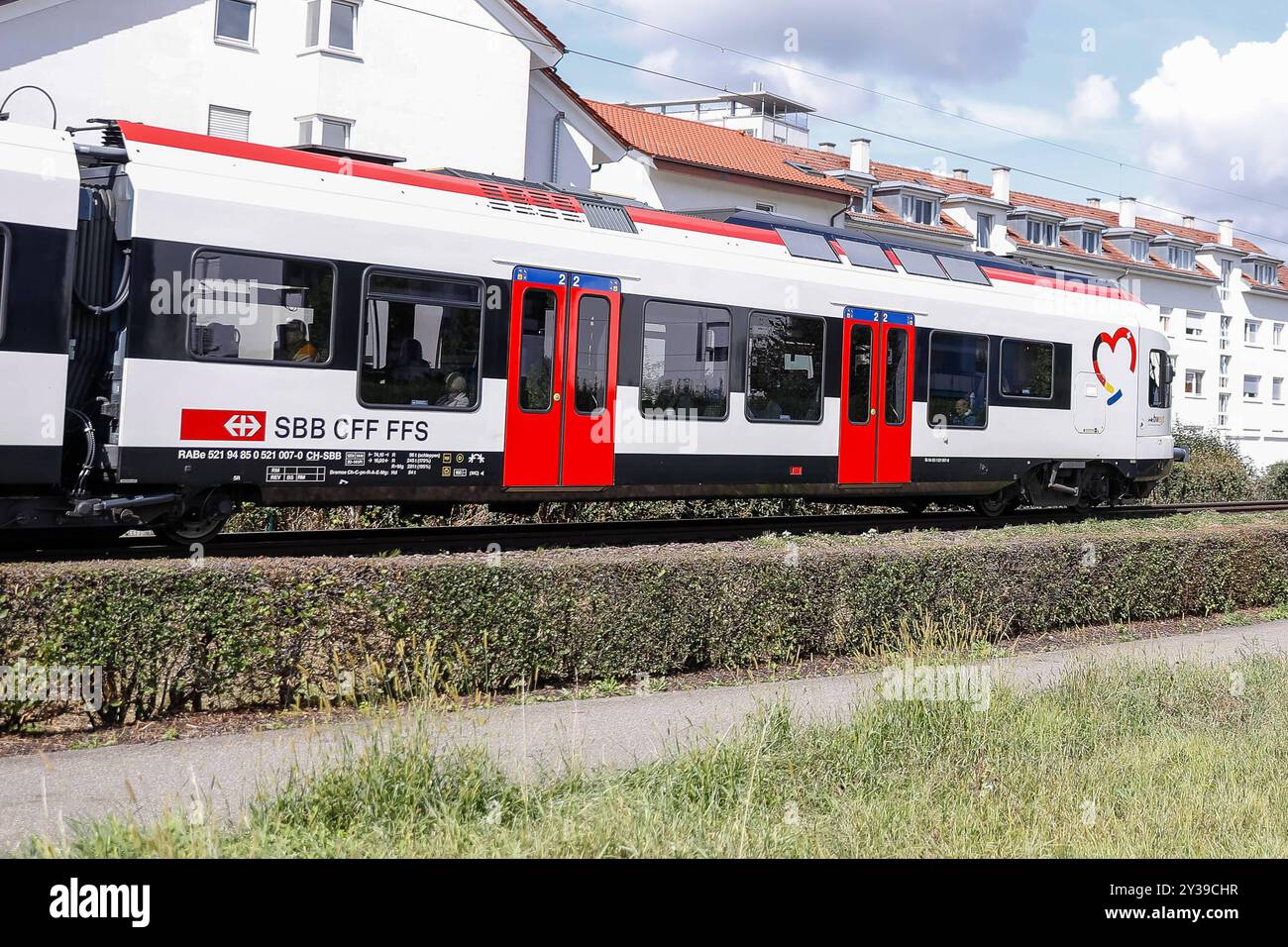 Regionalzug SBB, Symbolbild, bwegt, öffentlicher Nahverkehr, Zugfahrt ...