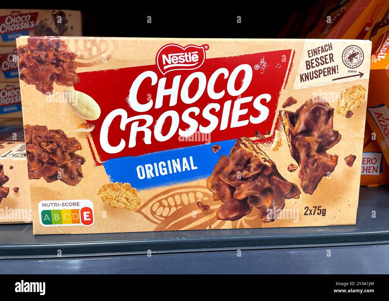 Bayern, Deutschland 13.September 2024: Hier der Blick im Supermarkt, Discounter auf eine Packung ...