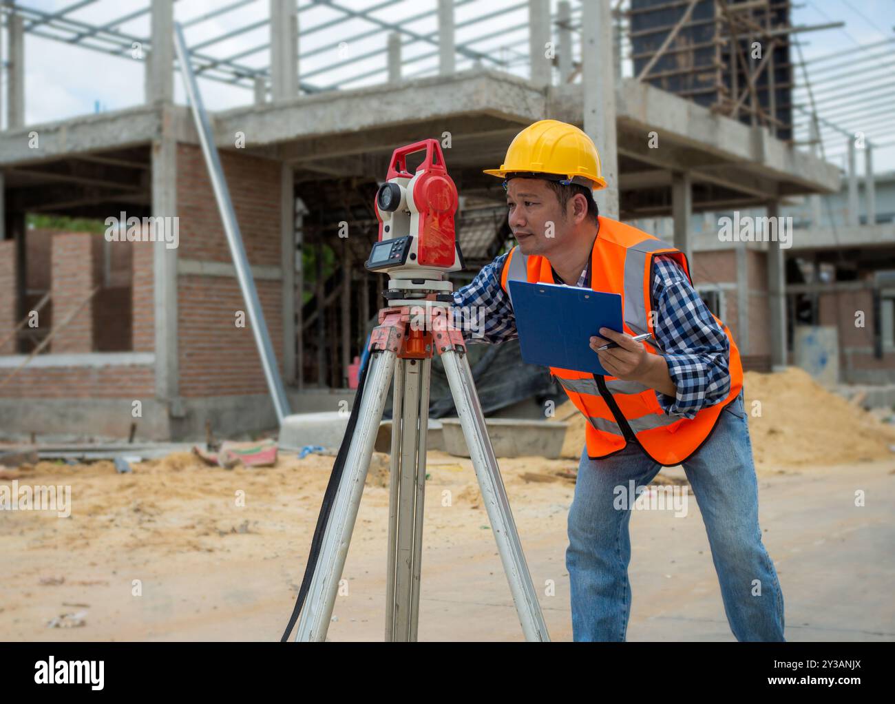 Theodolite computer construction hi-res stock photography and images ...