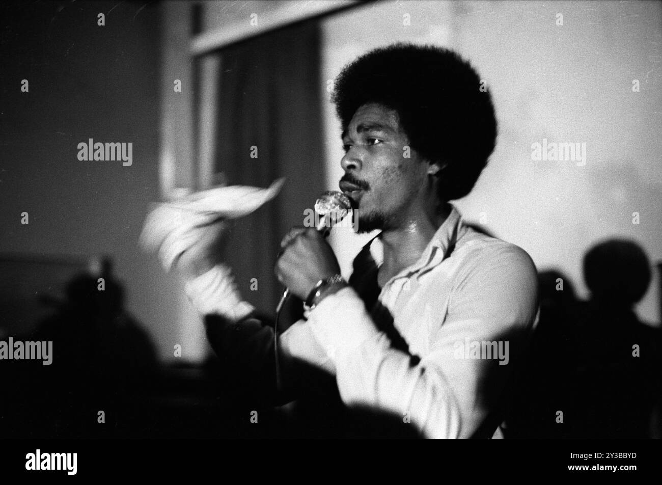 Vocal group singers pop hi-res stock photography and images - Alamy