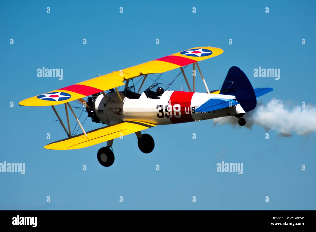 Aircraft trailing smoke hi-res stock photography and images - Alamy