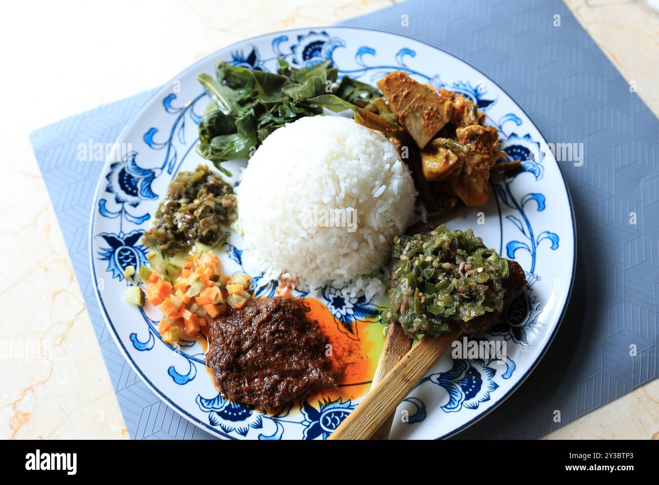 Nasi padang indonesian west hi-res stock photography and images - Alamy