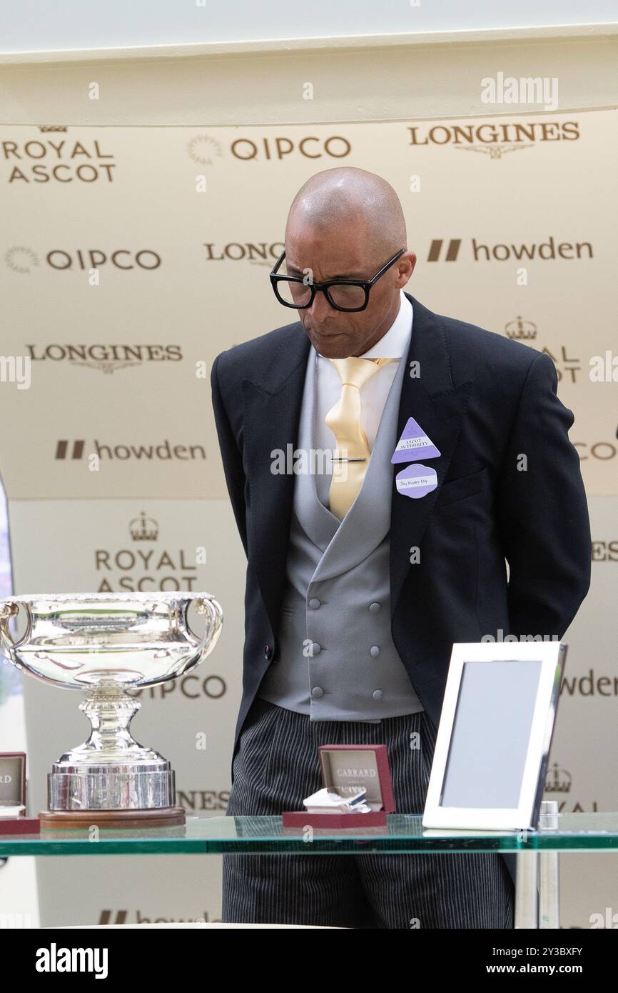 The repair shop tv show hi-res stock photography and images - Alamy