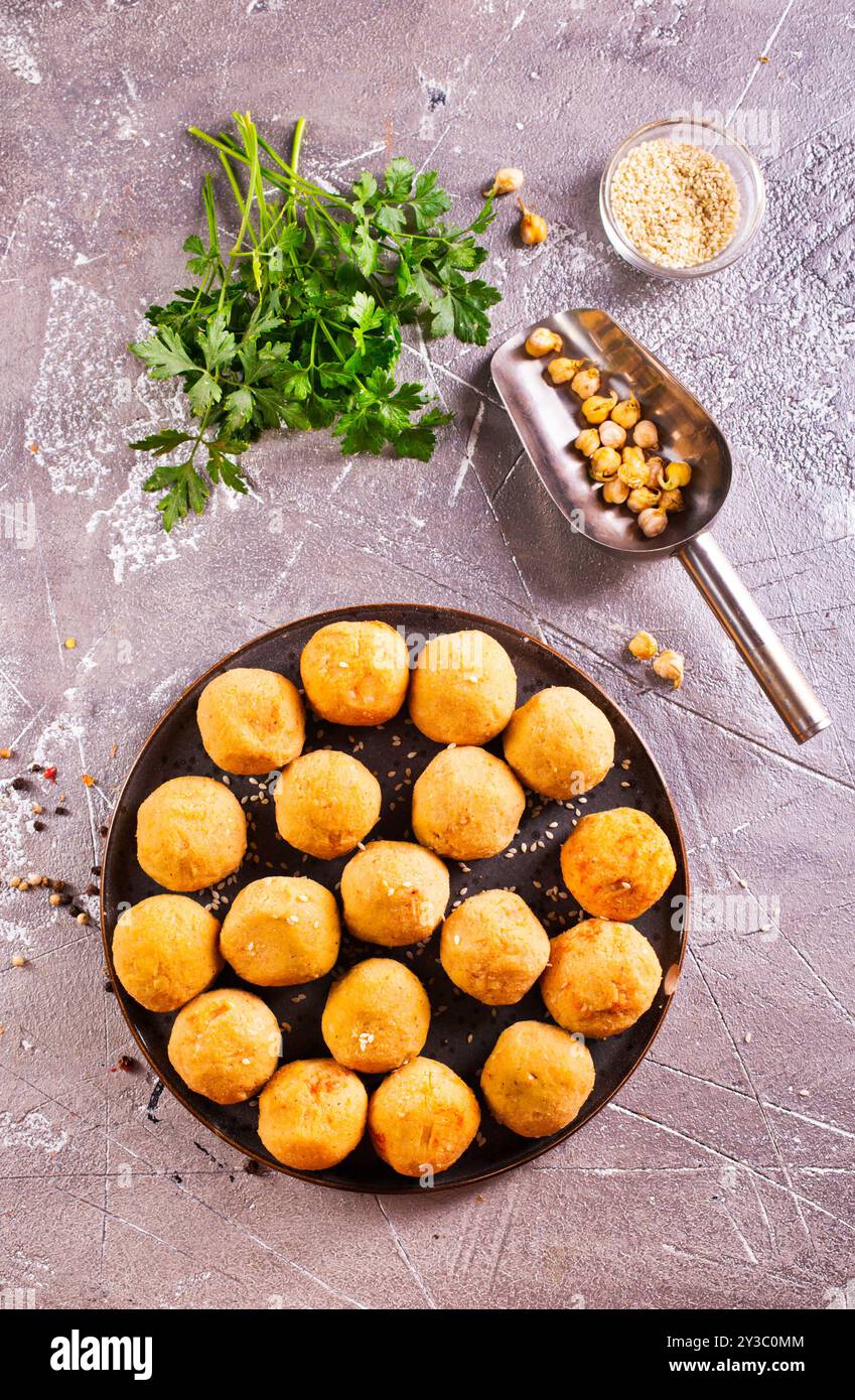 Falafel (Middle East): Deep-fried balls made from ground chickpeas with ...