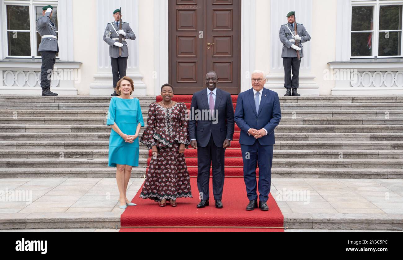 Bundespräsident Frank-Walter Steinmeier und seine Ehefrau Elke ...