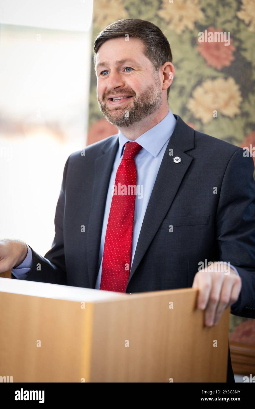 Royton Town Hall renovation completion. Jim McMahon MP Stock Photo - Alamy
