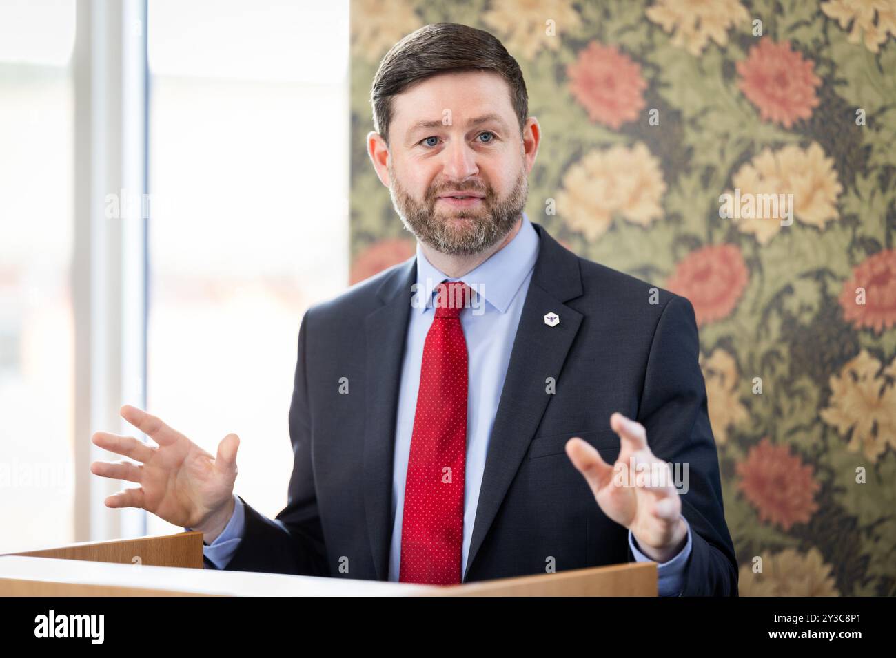 Royton Town Hall renovation completion. Jim McMahon MP Stock Photo - Alamy