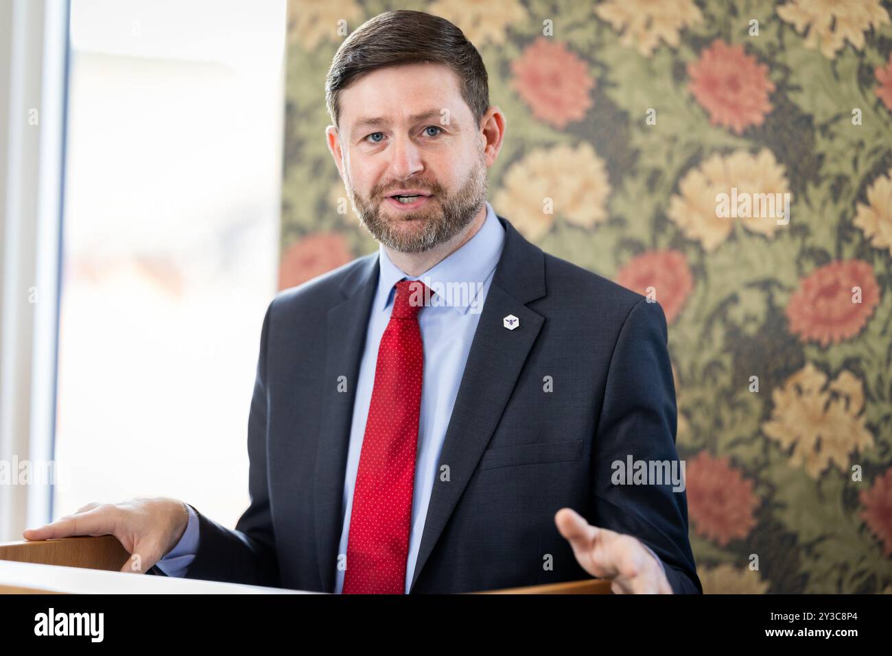 Royton Town Hall renovation completion. Jim McMahon MP Stock Photo - Alamy