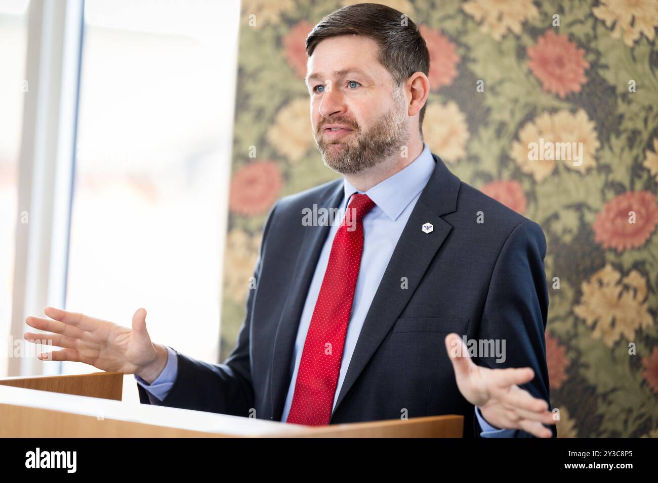 Royton Town Hall renovation completion. Jim McMahon MP Stock Photo - Alamy