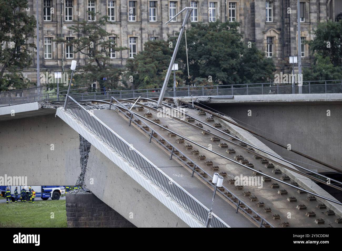 Fracture site on the Carola Bridge after the collapse of parts in ...