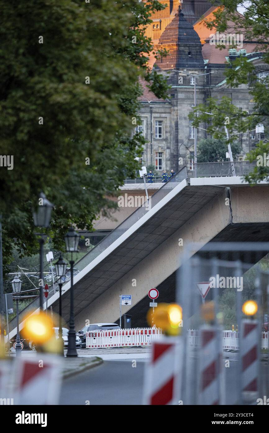 Partial collapse of the Carola Bridge in Dresden, 11/09/2024 Stock ...