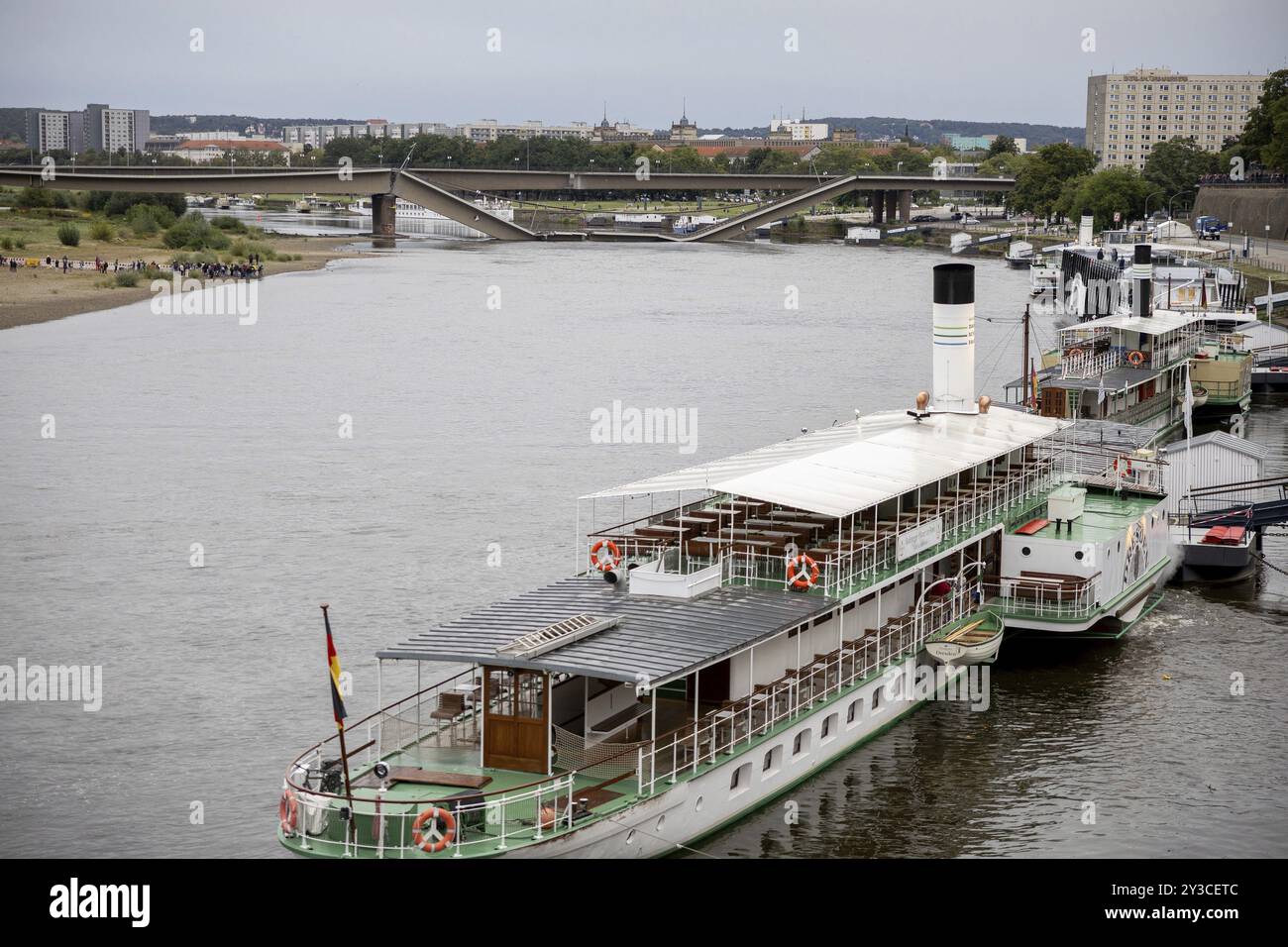 Following the partial collapse of the Carola Bridge in Dresden ...