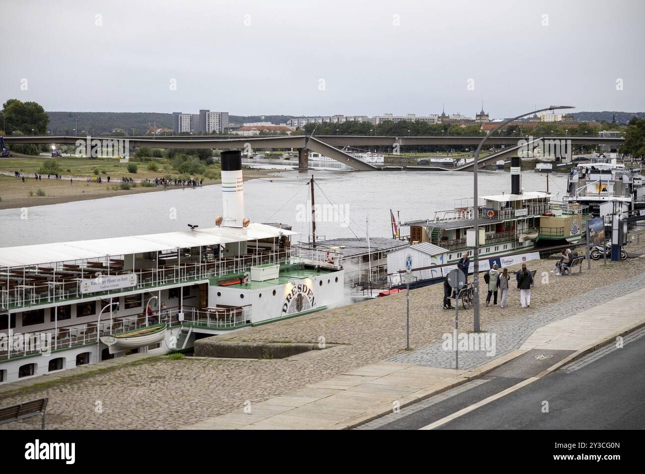 Following the partial collapse of the Carola Bridge in Dresden ...