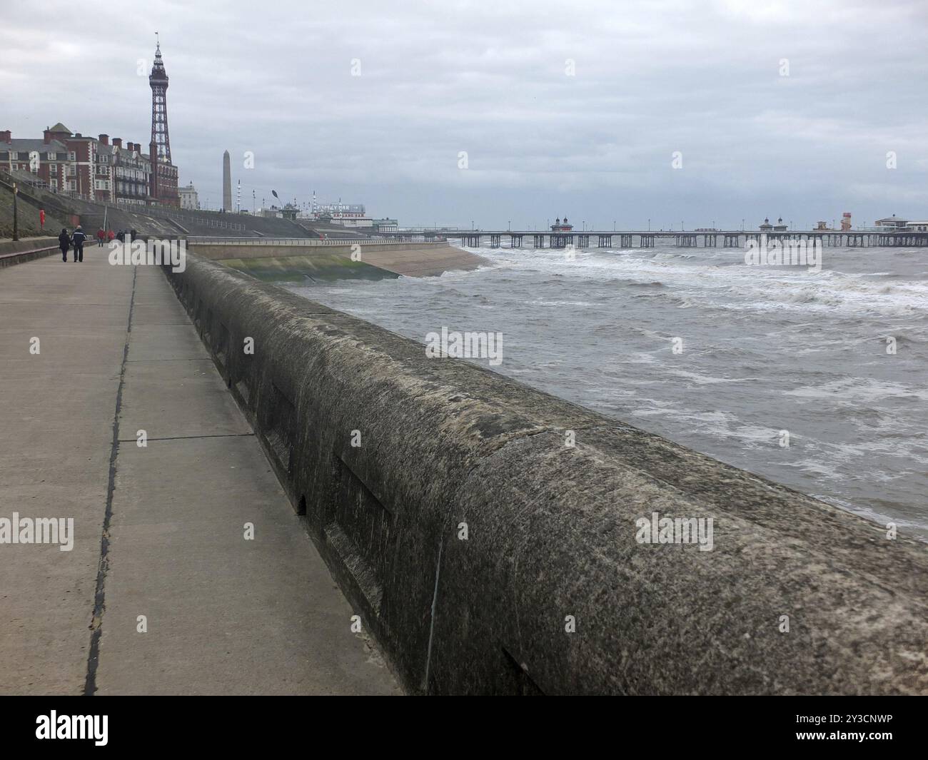 Winter walk along central promenade hi-res stock photography and images ...