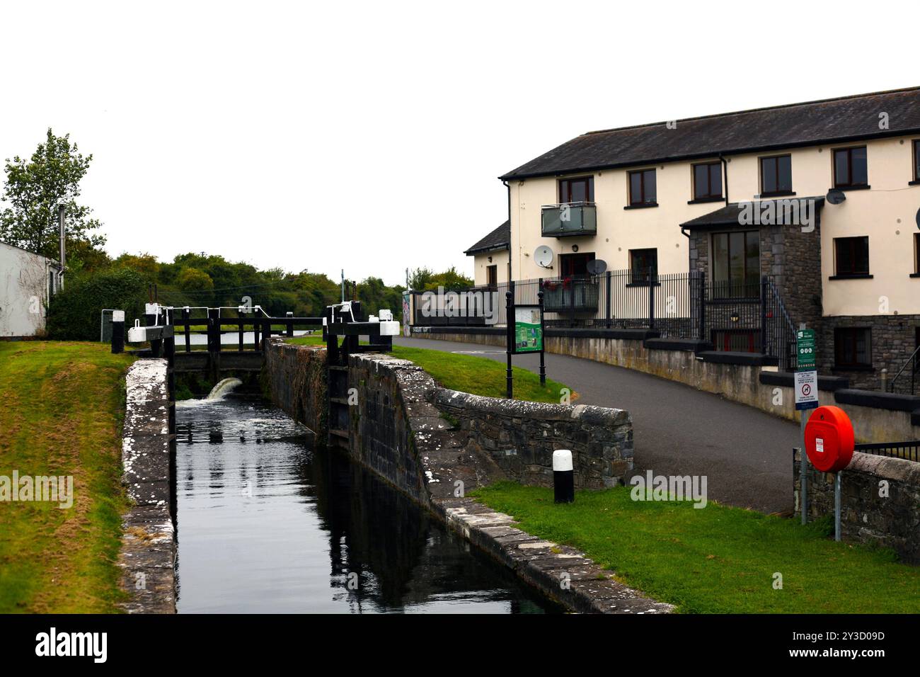 Charming canal hi-res stock photography and images - Alamy