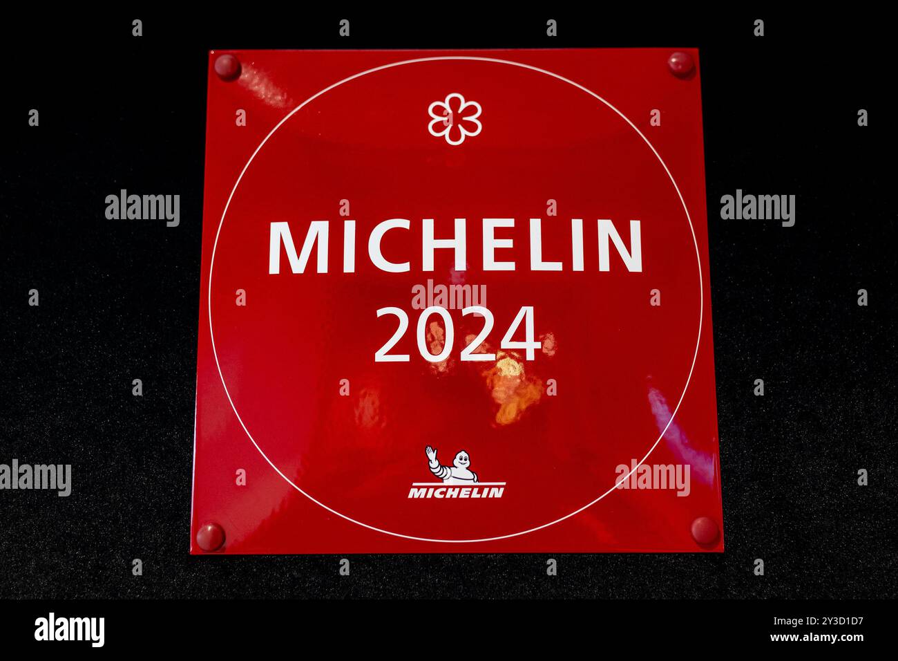 Michelin star logo hi-res stock photography and images - Alamy