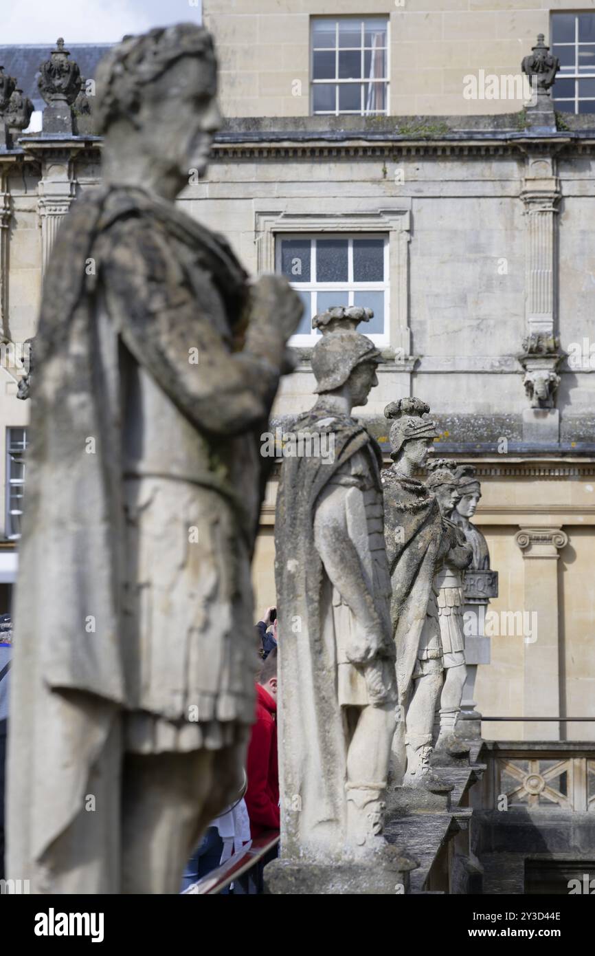 Sculpture, Terrace, The Roman Baths, Bath, England, Great Britain Stock ...