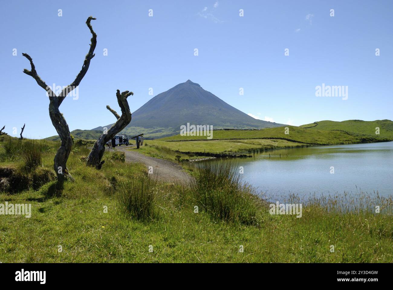 Lake lagoa capitao pico hi-res stock photography and images - Alamy